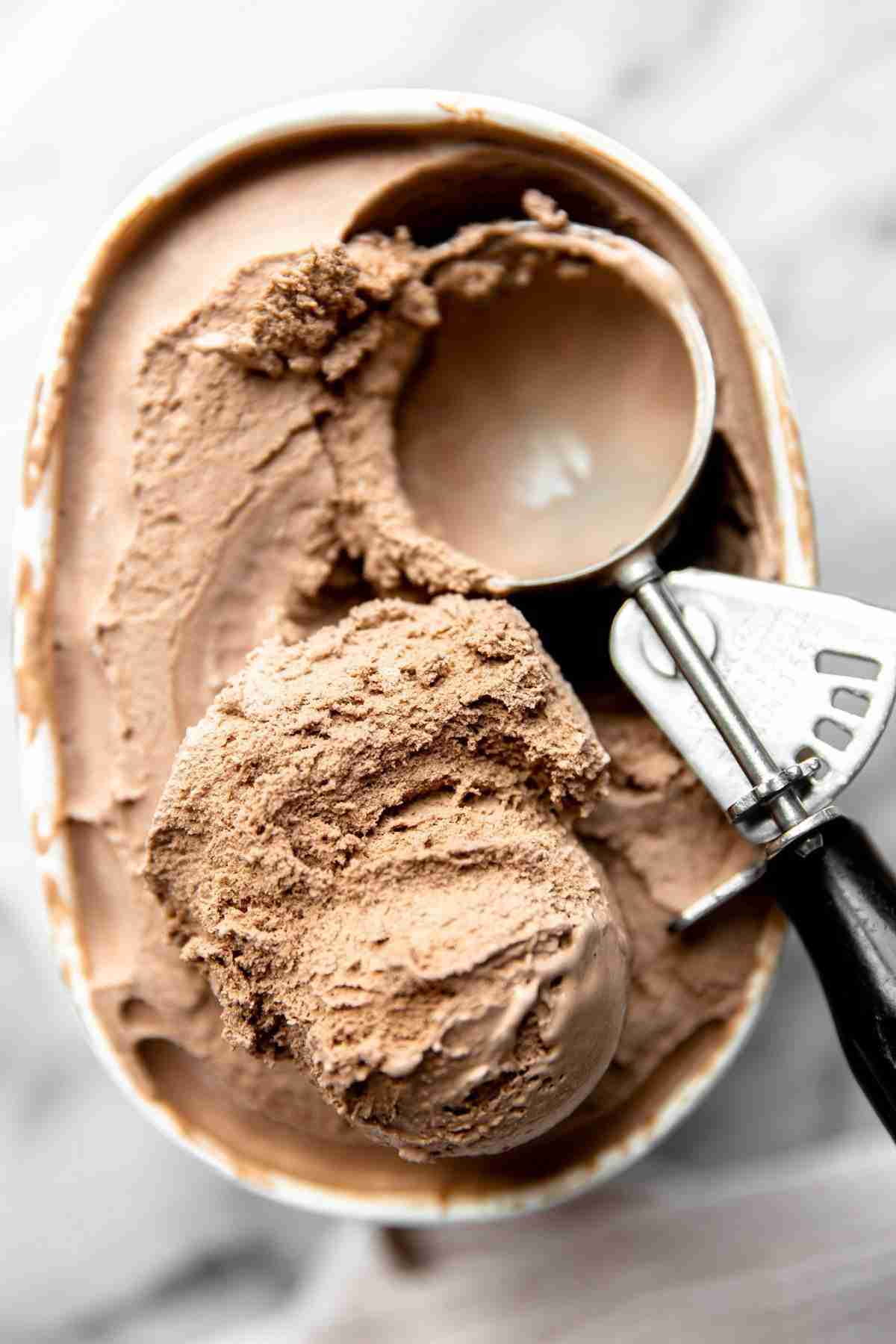 Chocolate Root Beer Floats - KJ and Company