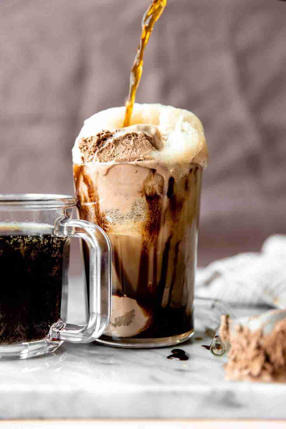 Chocolate Root Beer Floats - KJ and Company